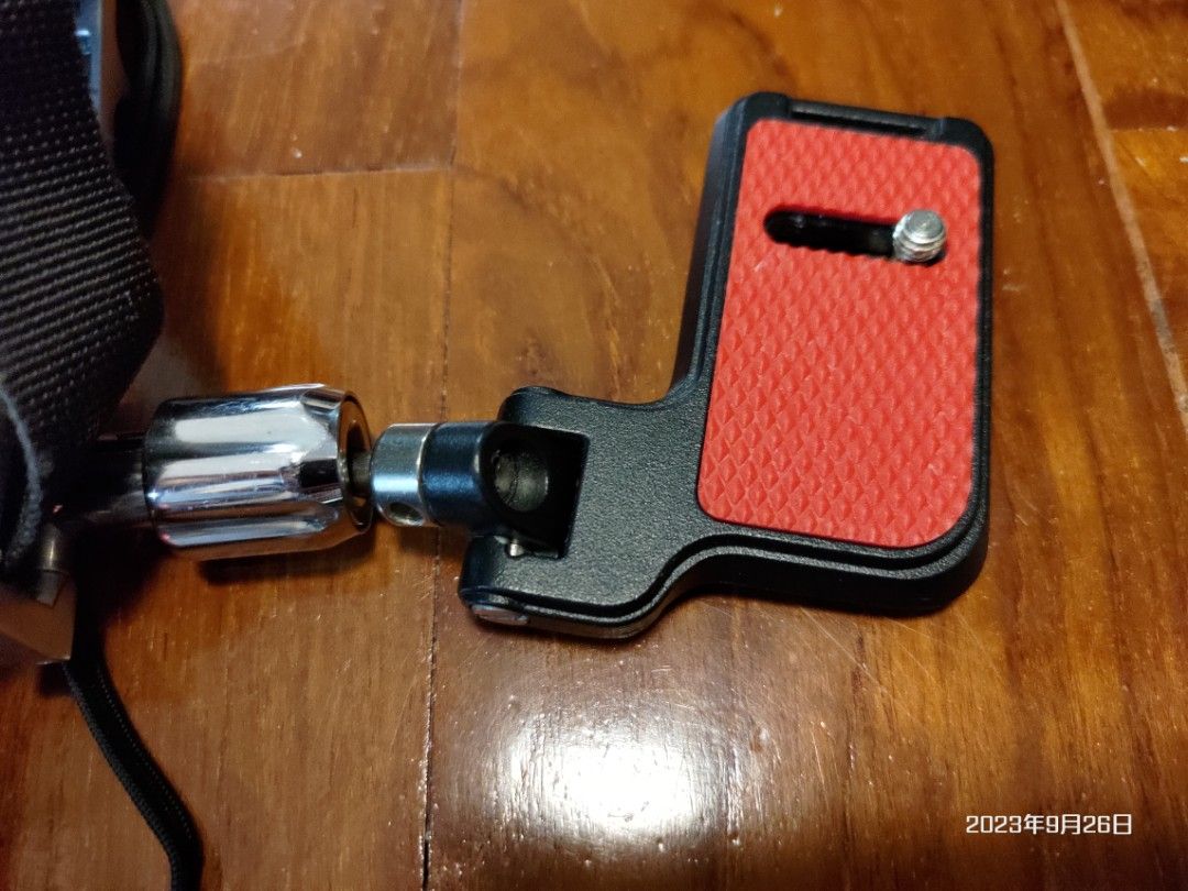 Carry speed camera strap extreme red prime, 攝影器材, 攝影配件, 其他攝影配件 - Carousell
