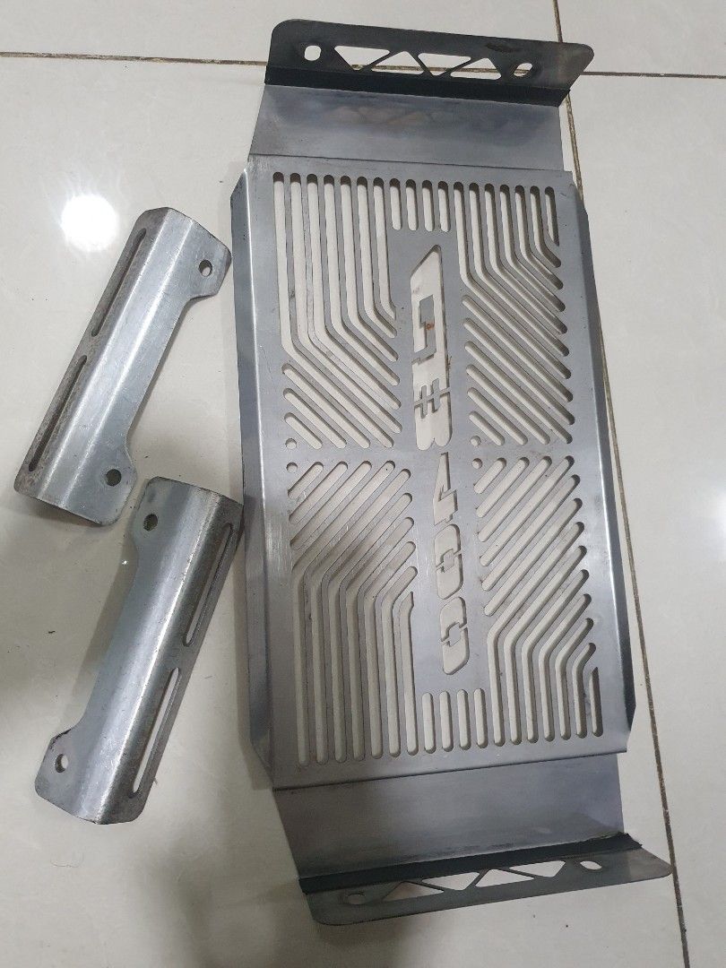 CB400 radiator grille, Motorcycles, Motorcycle Accessories on Carousell