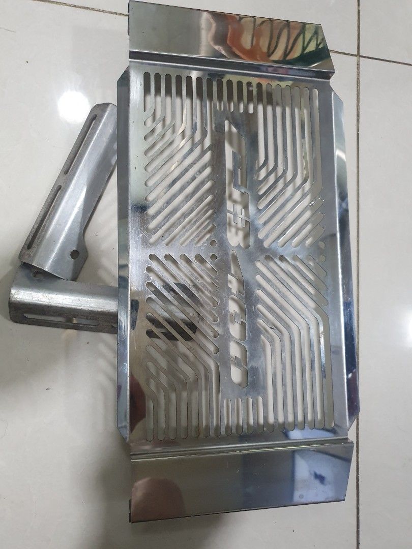 CB400 radiator grille, Motorcycles, Motorcycle Accessories on Carousell