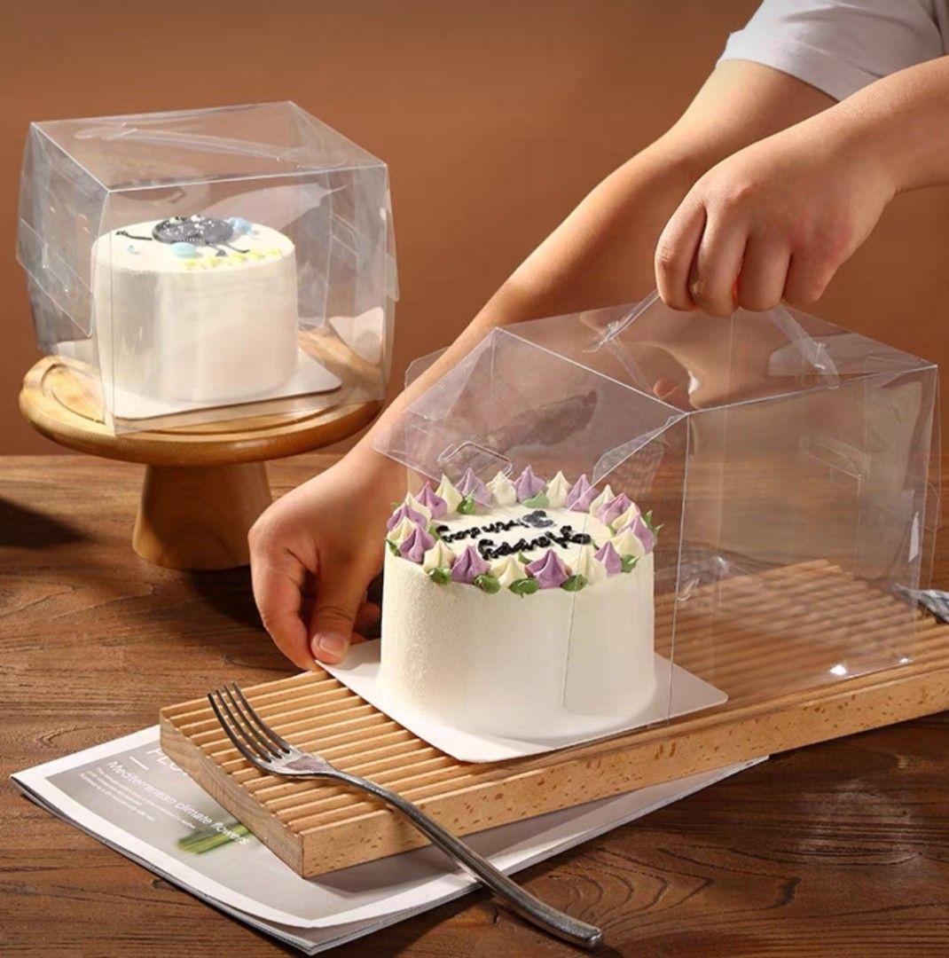 Clear Cake Box With Handle, Food & Drinks, Homemade Bakes on Carousell