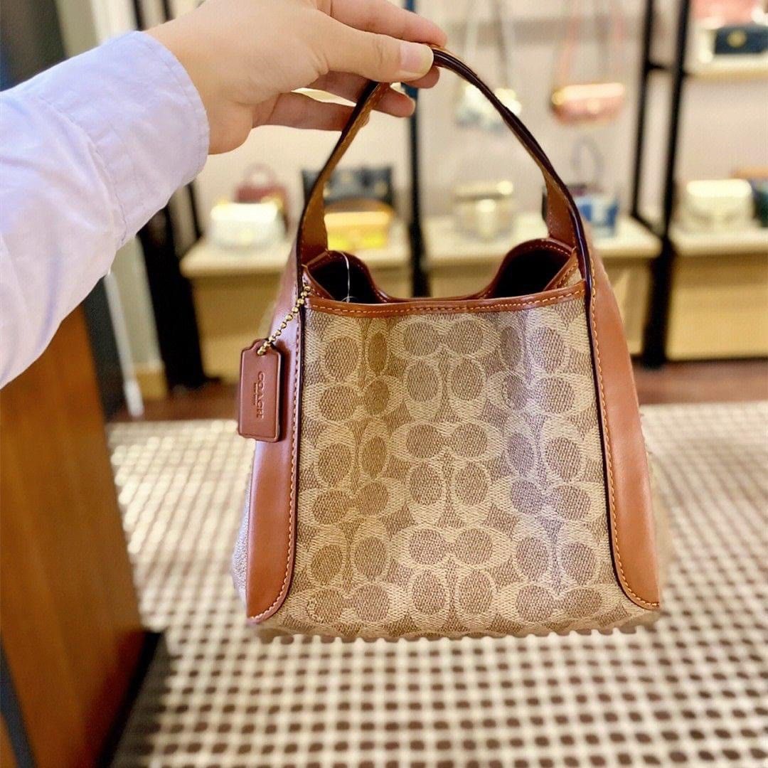 Coach Hadley Hobo Crossbody, Luxury, Bags & Wallets on Carousell