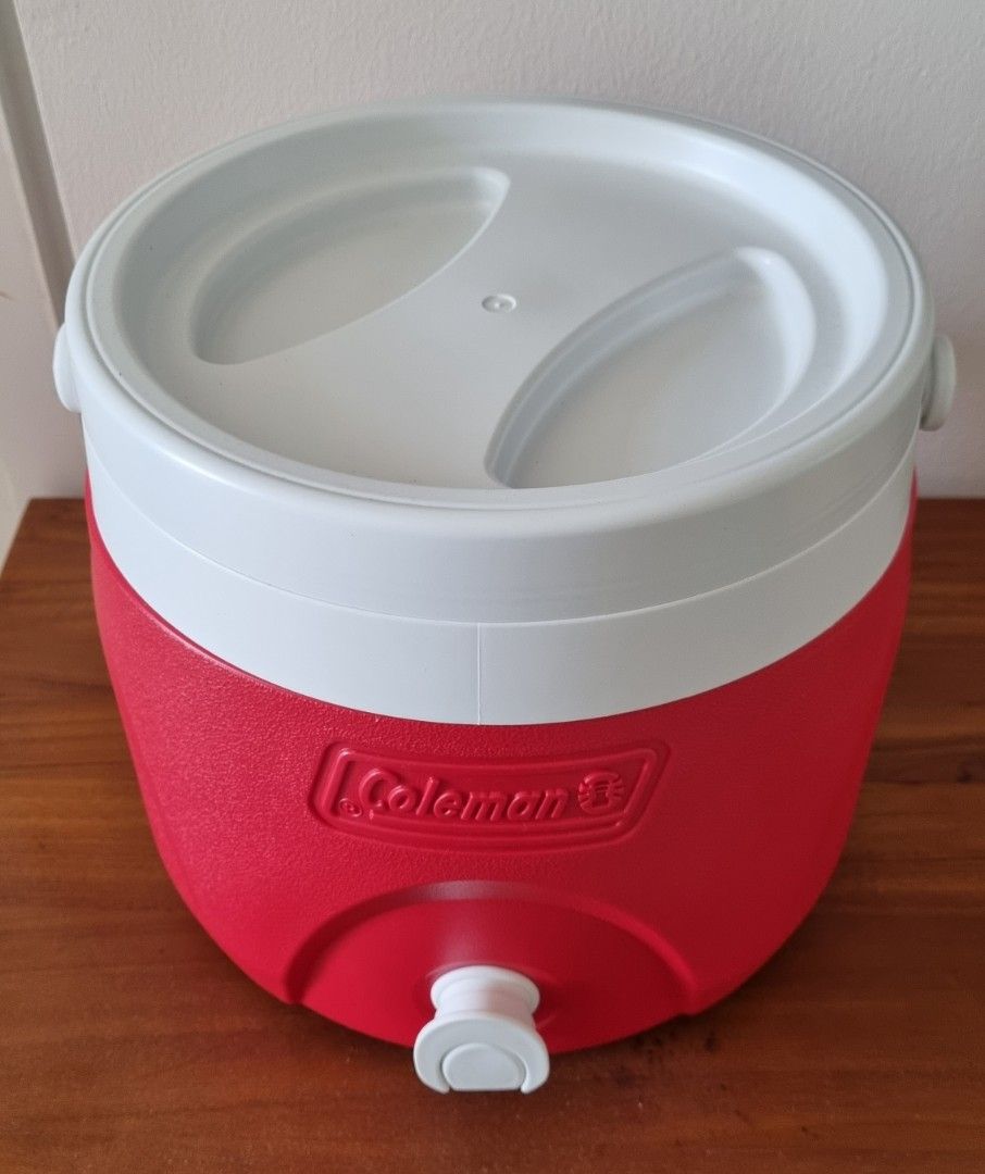 Coleman 2 Gallon Party Stacker Water Jug, Sports Equipment, Hiking ...