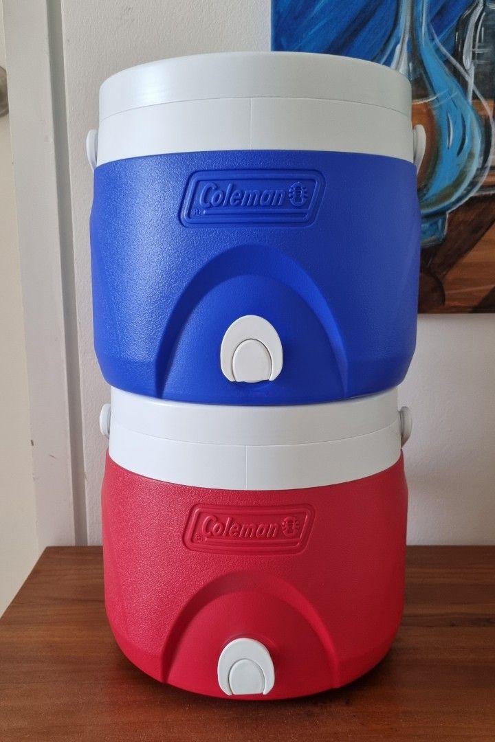 Coleman 2 Gallon Party Stacker Water Jug, Sports Equipment, Hiking ...