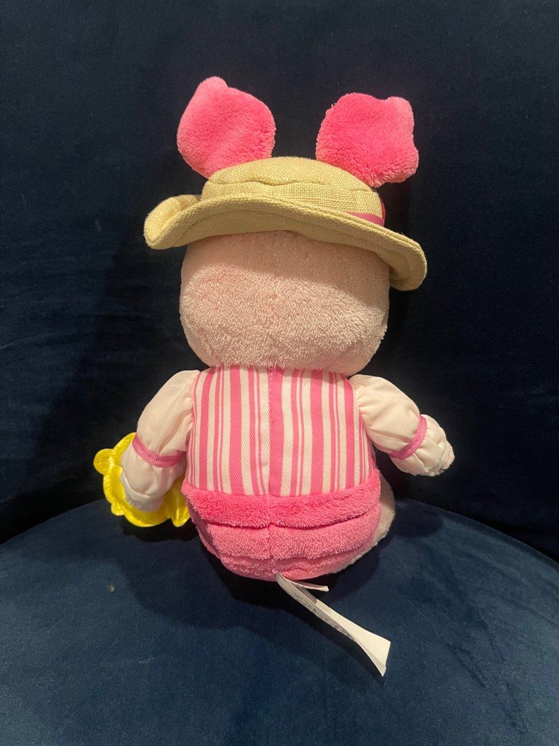 Disneystore Pooh Piglet with Hat (30cm), Hobbies & Toys, Memorabilia ...