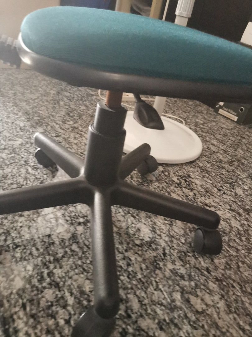 Free computer chair, Furniture & Home Living, Furniture, Chairs on ...