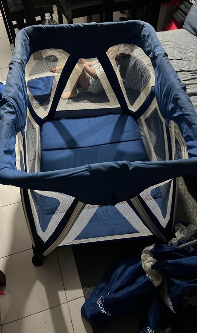 Giant Carrier Crib, Babies & Kids, Baby Nursery & Kids Furniture, Cots ...