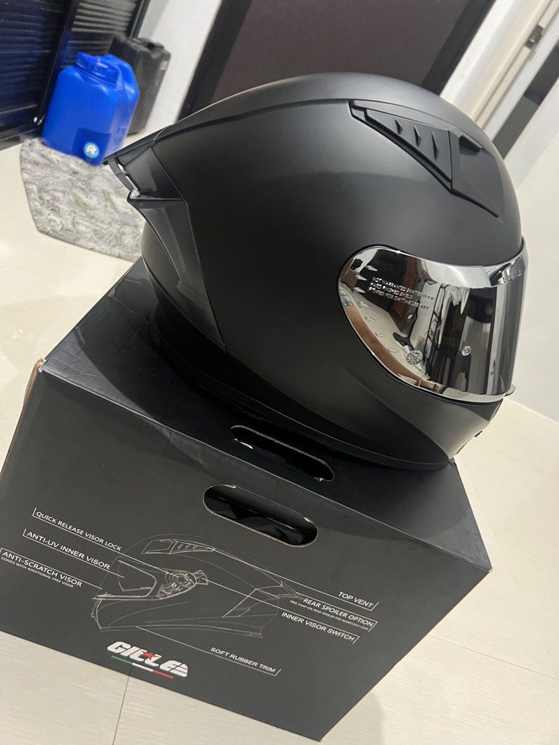 Gille Helmet GTS-V1 Matte Black, Sports Equipment, Other Sports ...