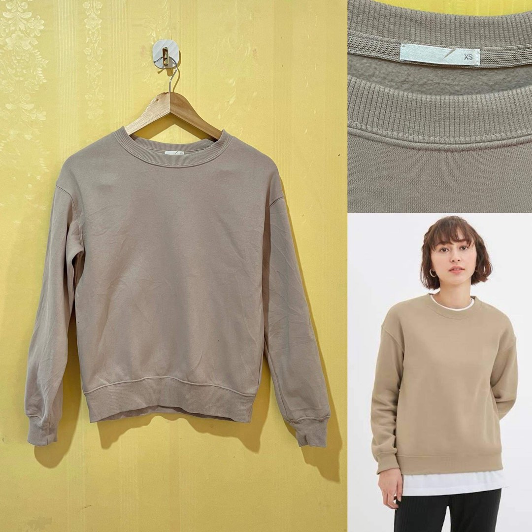 GU top, Women's Fashion, Tops, Blouses on Carousell