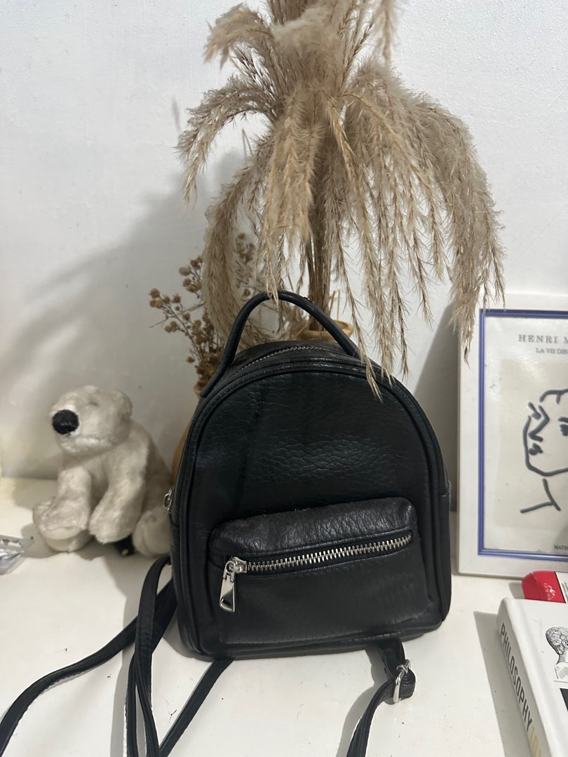 H&M black backpack, Women's Fashion, Bags & Wallets, Backpacks on Carousell