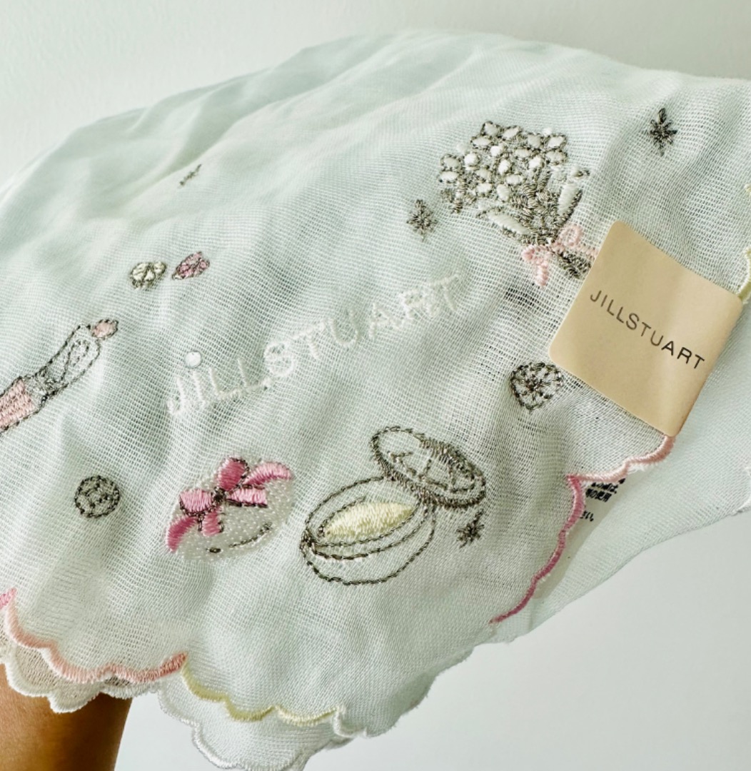 Jill stuart handkerchief, Men's Fashion, Watches & Accessories ...