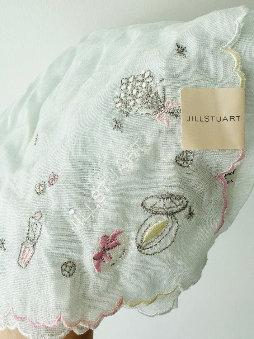 Jill stuart handkerchief, Men's Fashion, Watches & Accessories ...