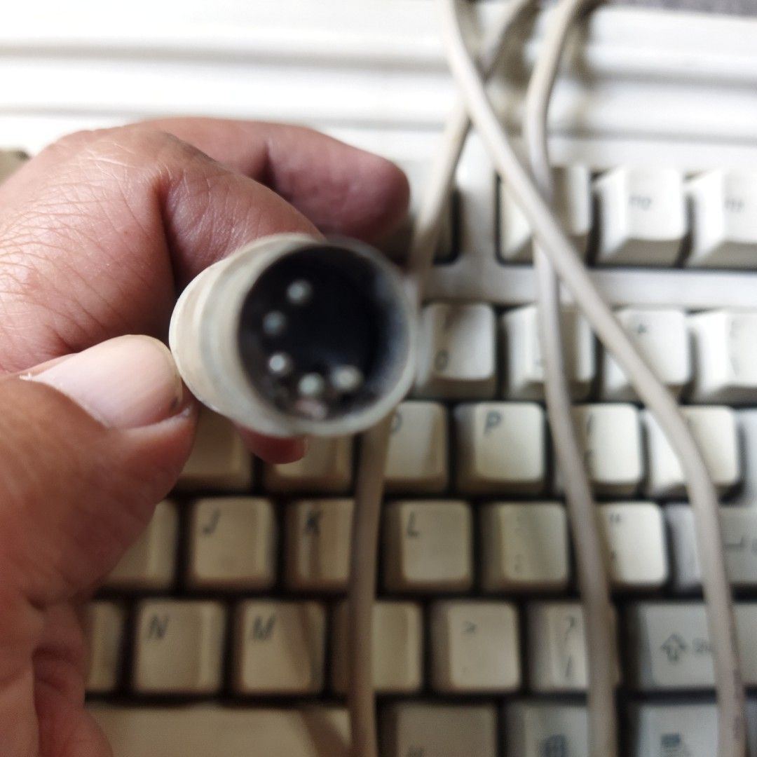 Keyboard Jadul Mitsumi Elektronik Bagian Komputer And Aksesoris Di Carousell