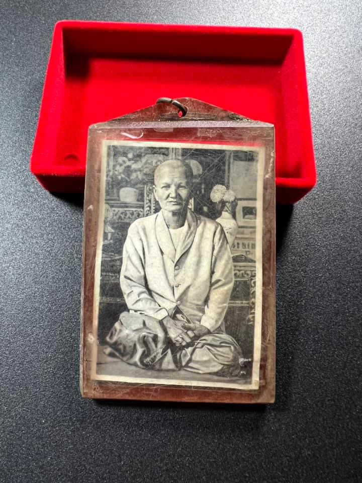 Khun Mae Boon Ruen loop tai, Hobbies & Toys, Memorabilia & Collectibles, Religious Items on ...