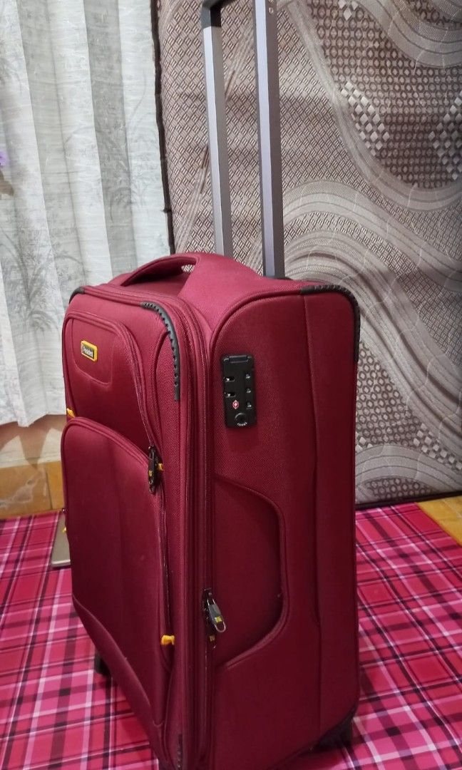 Koper President 24 inch preloved, Barang Mewah, Tas & Dompet di Carousell