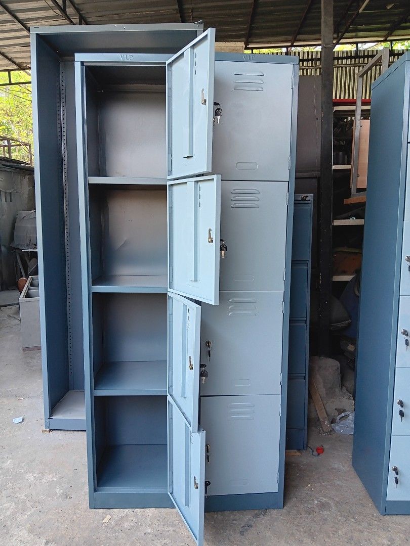 Locker besi pintu 4, Perabotan Rumah di Carousell