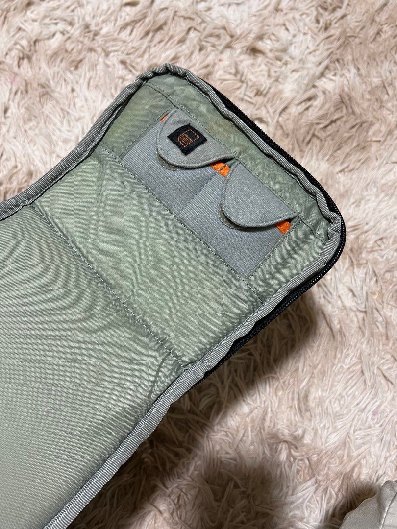 Lowepro Fastback 350, Men's Fashion, Bags, Backpacks on Carousell