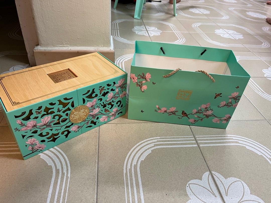 Mooncake box, Hobbies & Toys, Memorabilia & Collectibles, Vintage ...