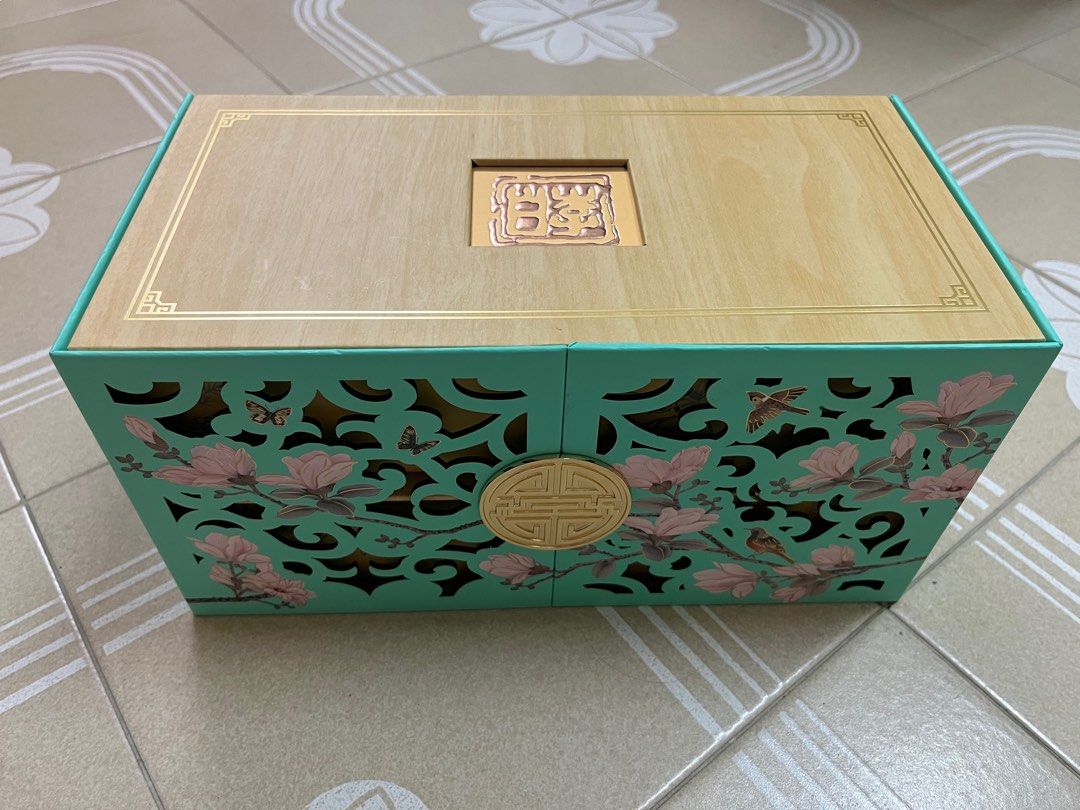 Mooncake box, Hobbies & Toys, Memorabilia & Collectibles, Vintage ...