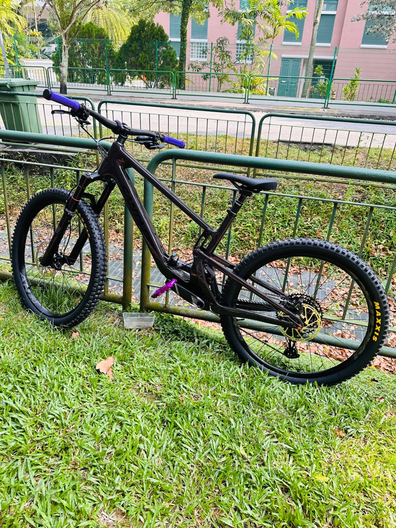 Santa Cruz 5010 Carbon 27.5 - XT - (large) model 2022 Stormbringer ...