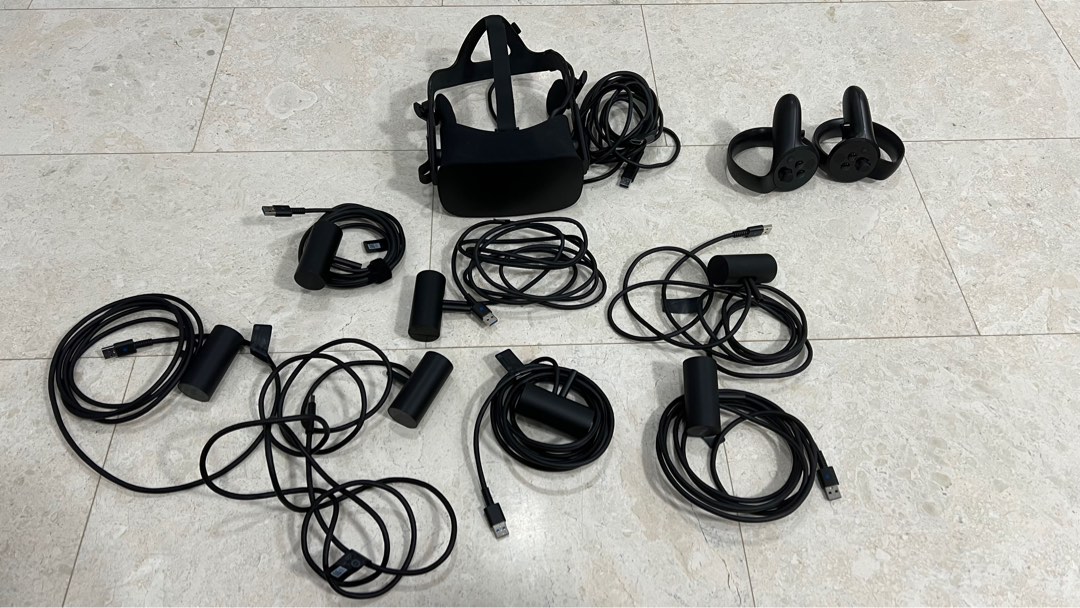 Oculus CV1, Video Gaming, Gaming Accessories, Virtual Reality on Carousell