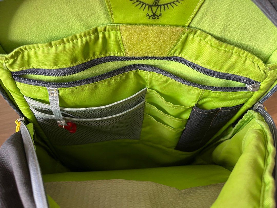 Osprey Cyber Port Daypack, Men's Fashion, Bags, Backpacks on Carousell