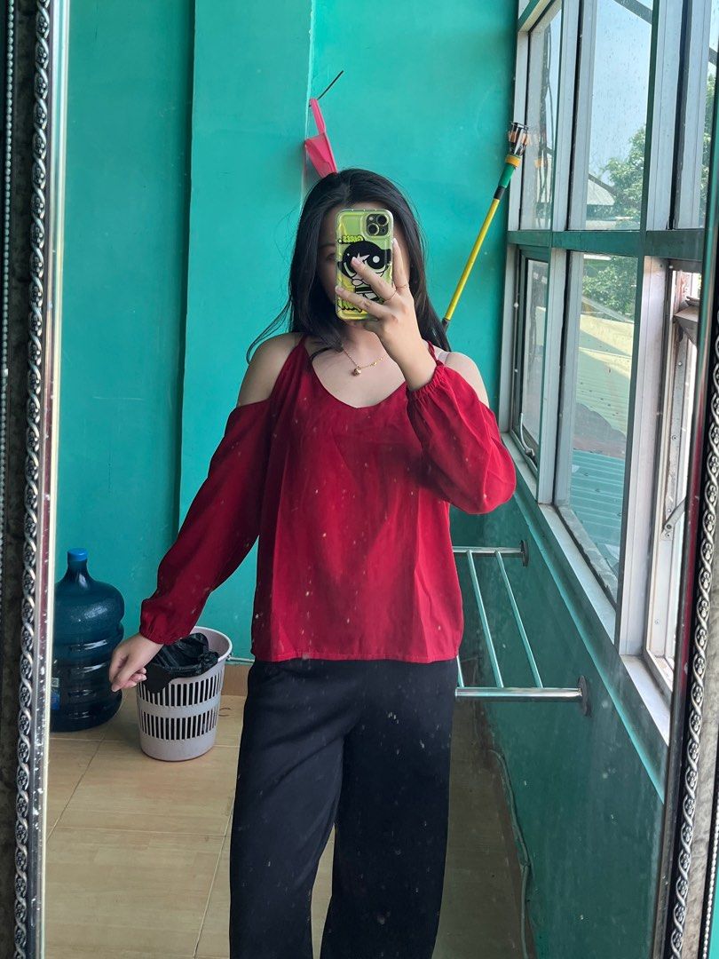 atasan merah cocok untuk casual atau pesta, bisa dipadukan dengan rok ...