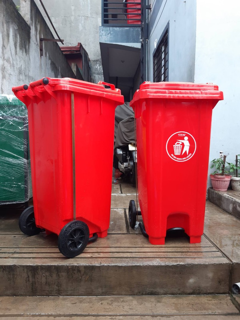 ROLLING TRASH BIN 120LITER, Furniture & Home Living, Cleaning ...