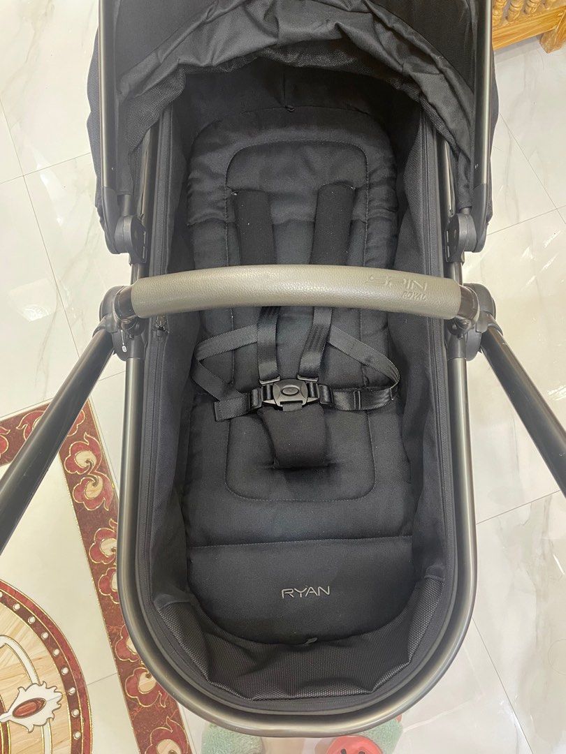Ryan Spin Royal Stroller, Babies & Kids, Going Out, Strollers on Carousell