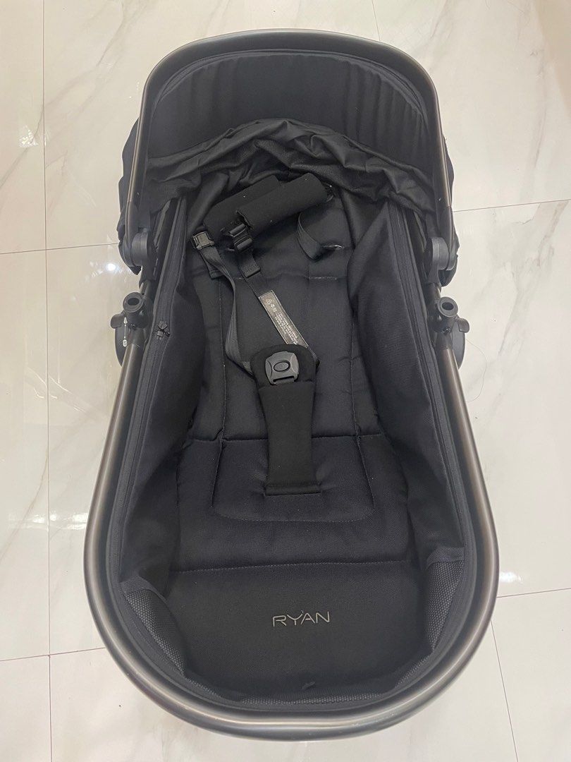 Ryan Spin Royal Stroller, Babies & Kids, Going Out, Strollers on Carousell