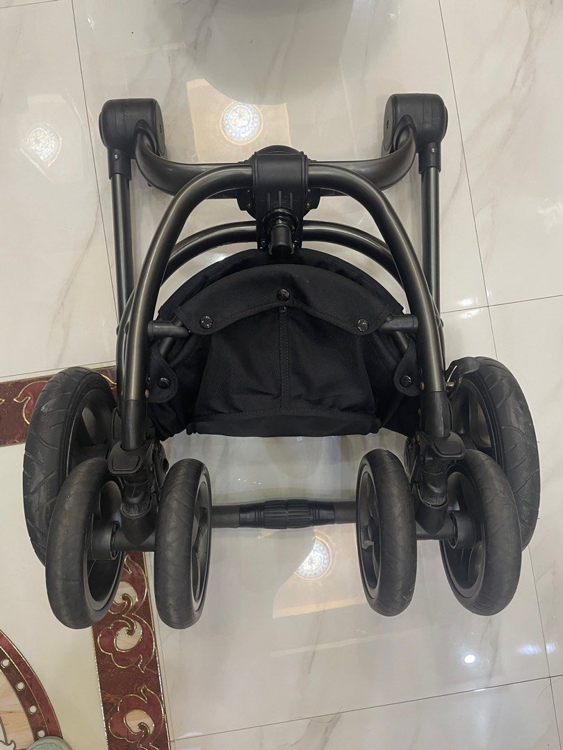 Ryan Spin Royal Stroller, Babies & Kids, Going Out, Strollers on Carousell