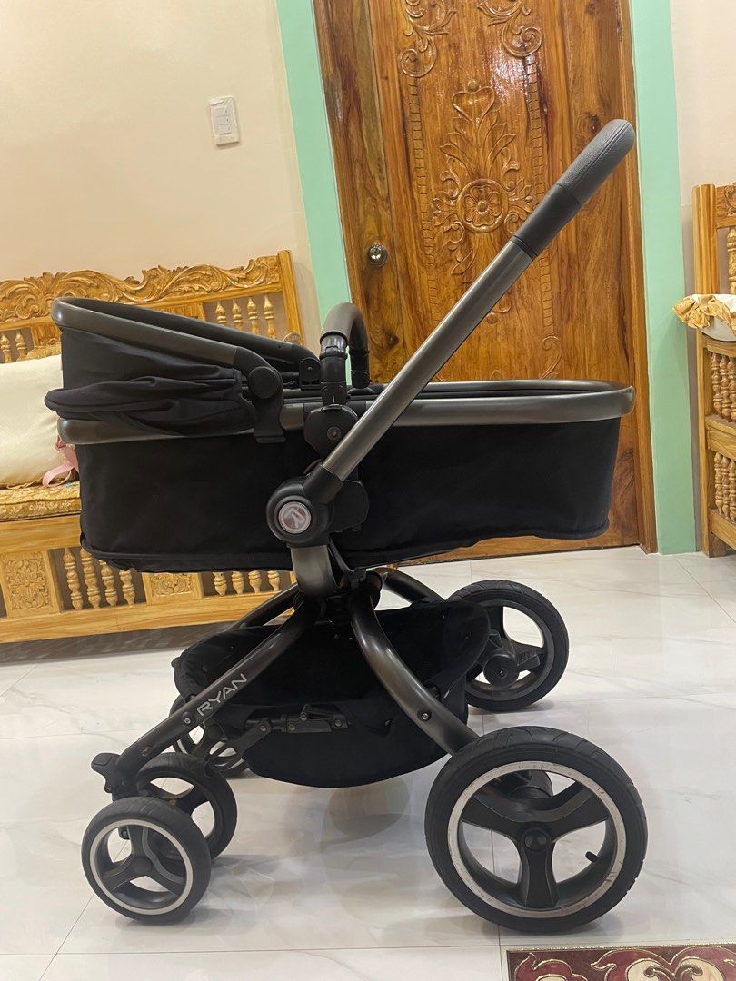 Ryan Spin Royal Stroller, Babies & Kids, Going Out, Strollers on Carousell