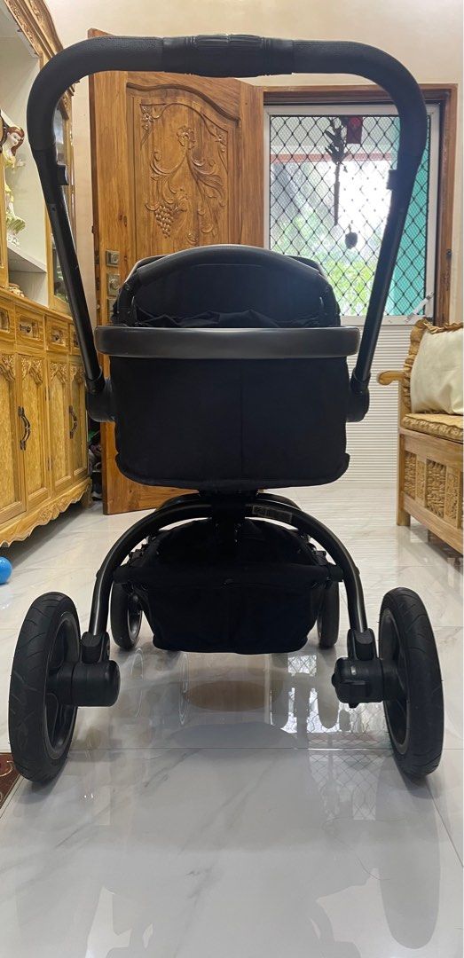Ryan Spin Royal Stroller, Babies & Kids, Going Out, Strollers on Carousell
