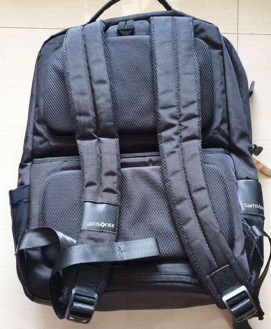 Samsonite laptop bag with waterproof compartment, Men's Fashion, Bags ...