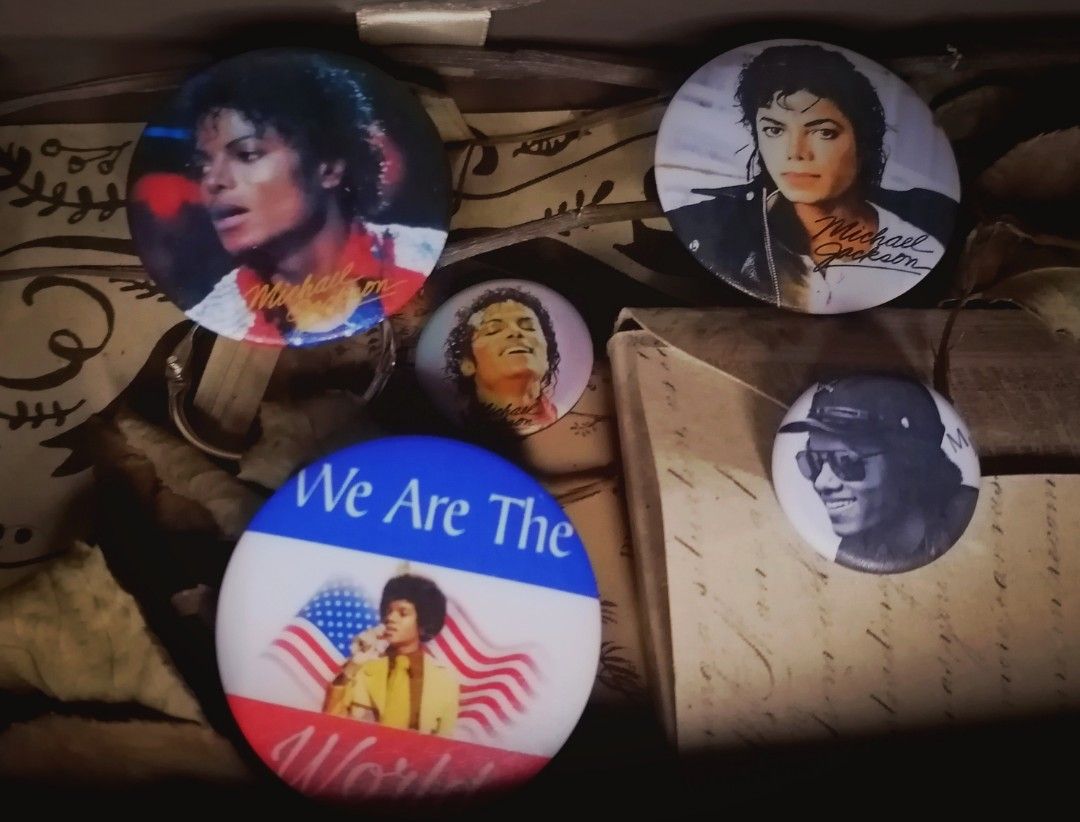 Set 3: Michael Jackson Button Pins Michael Jackson Button Pin, Hobbies ...