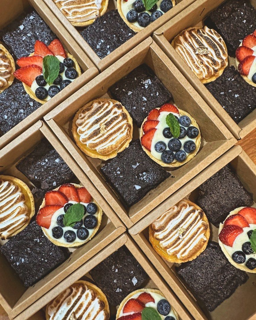 Signature Bake Box, Food & Drinks, Homemade Bakes on Carousell