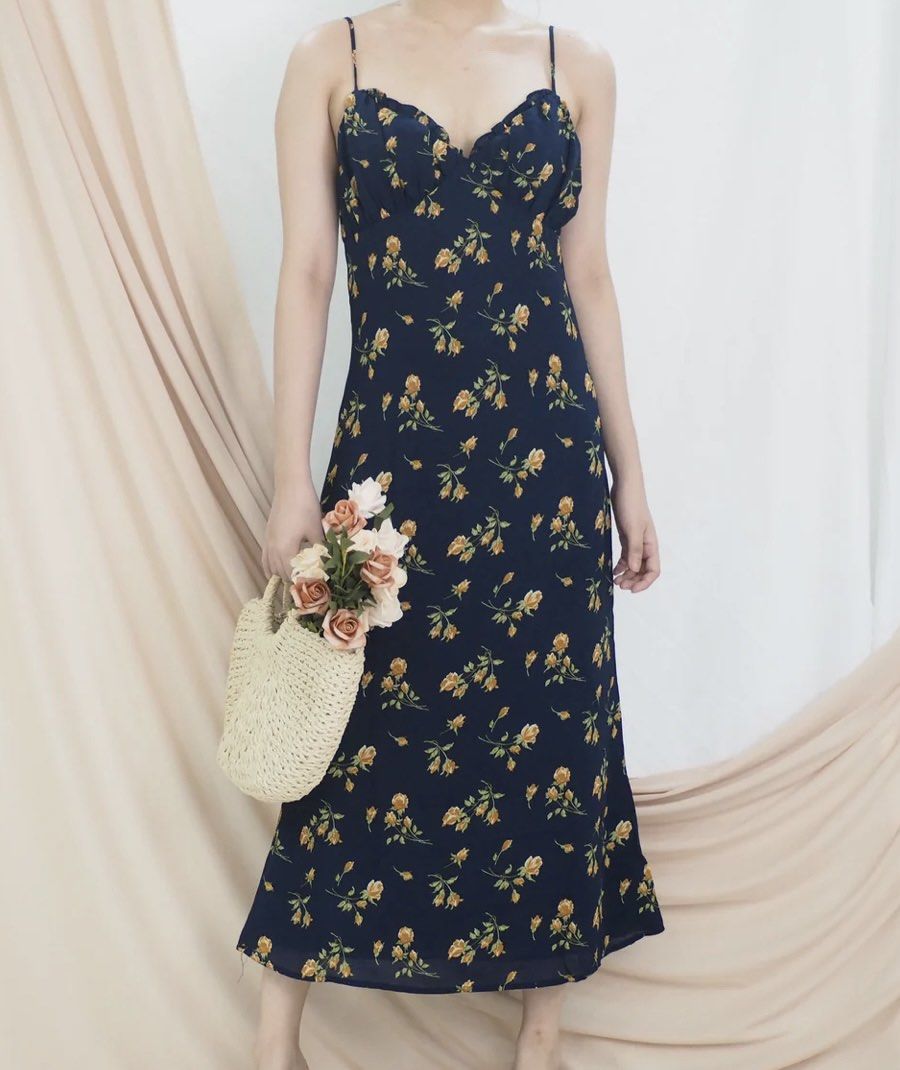 Sodelle Easton Dress in Black Floral, Women's Fashion, Dresses & Sets ...