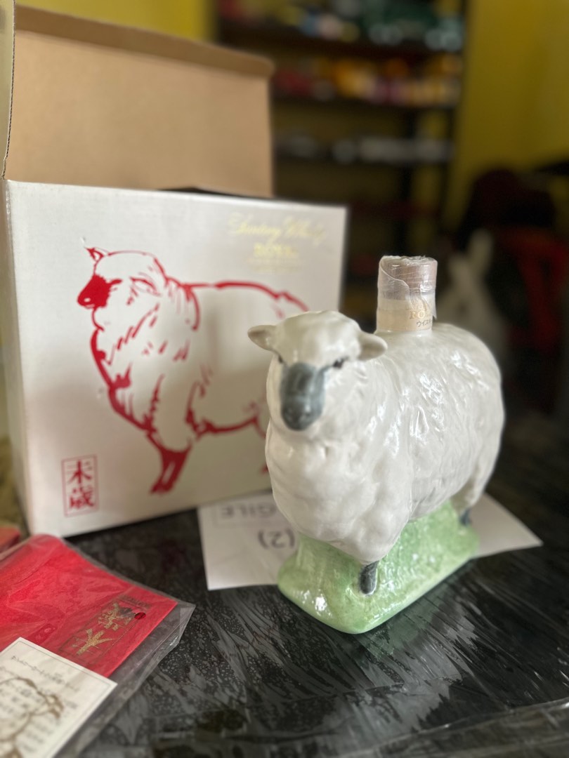 Suntory whisky royal Porcelain (sheep zodiac), Food & Drinks, Alcoholic ...
