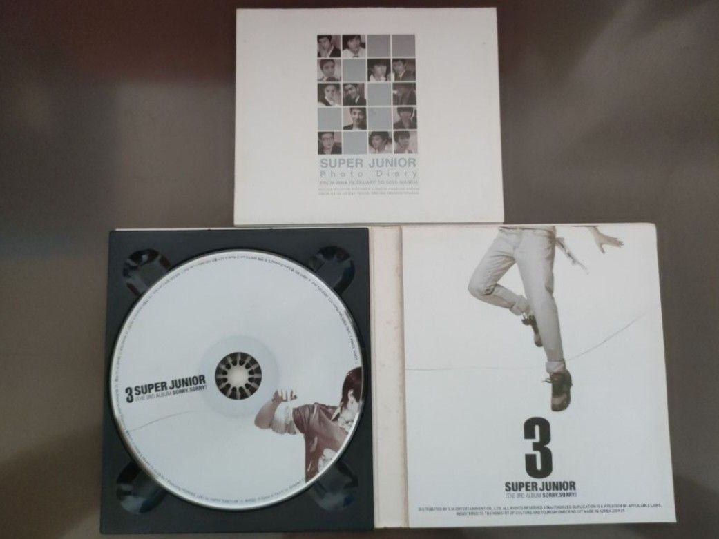 Super Junior 3rd album (Sorry Sorry), Hobbies & Toys, Music & Media ...