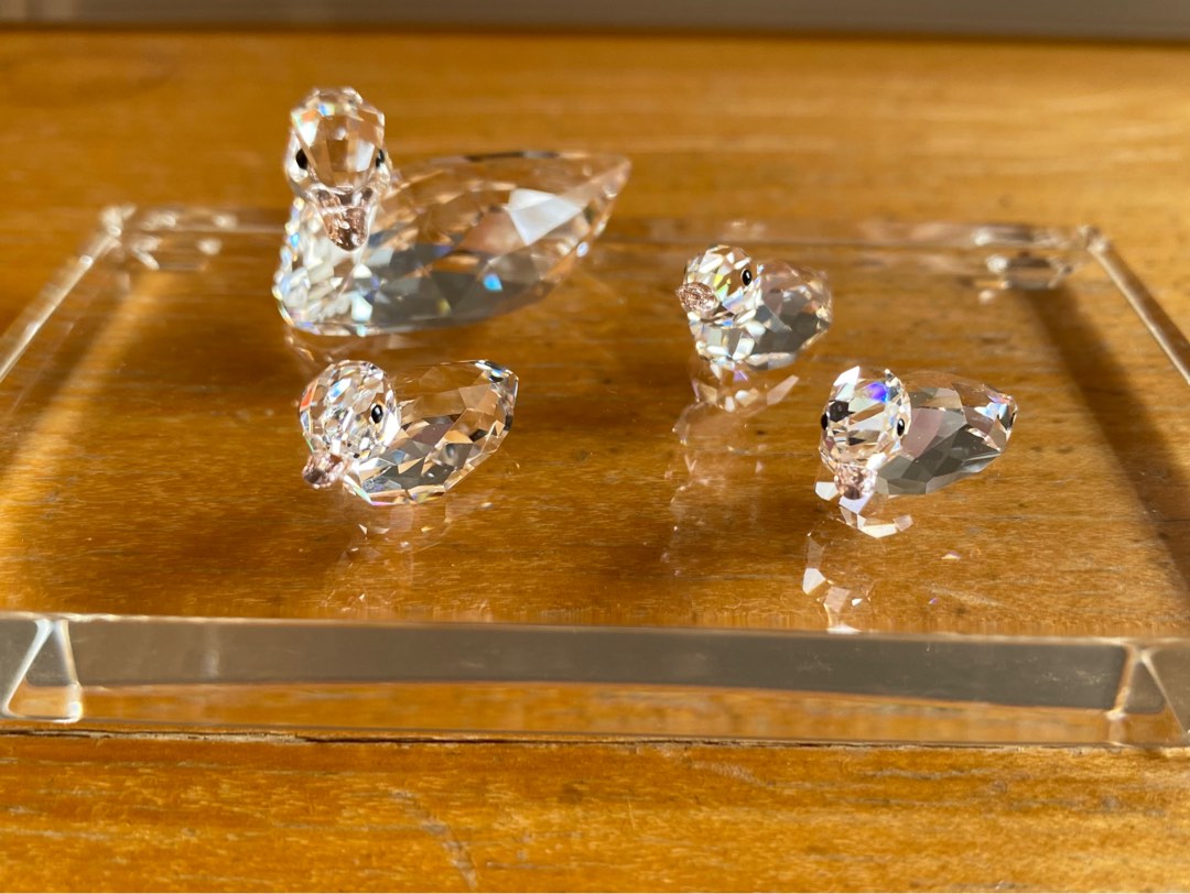 Swarovski Crystal Duck family, 傢俬＆家居, 家居裝飾, 家居裝飾 - 其他 - Carousell