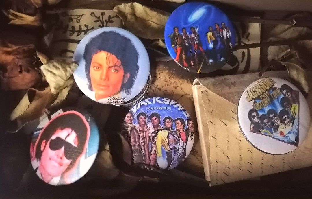 The Jacksons Button Pins Michael Jackson Button Pins Michael Jackson ...