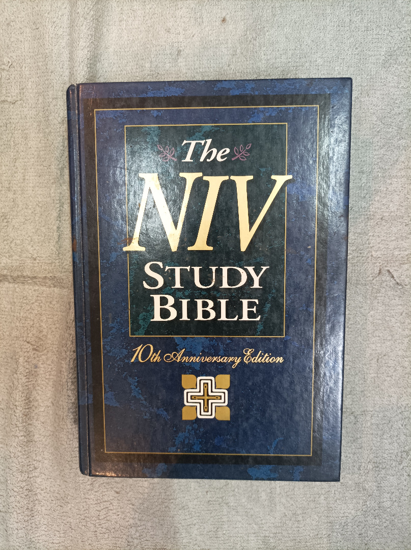 The NIV Study Bible (10th Anniversary Edition) - Large Print, Hobbies ...