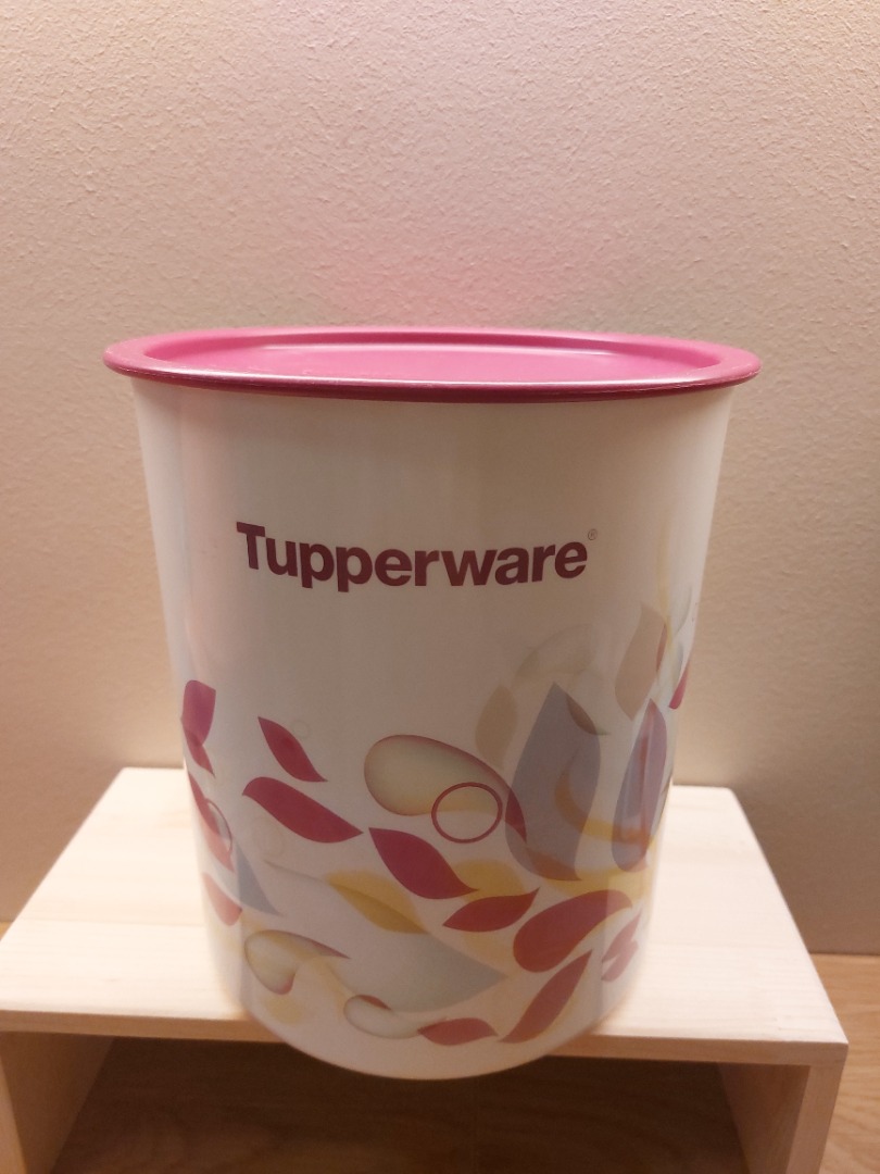 Tupperware big round container, Furniture & Home Living, Kitchenware ...