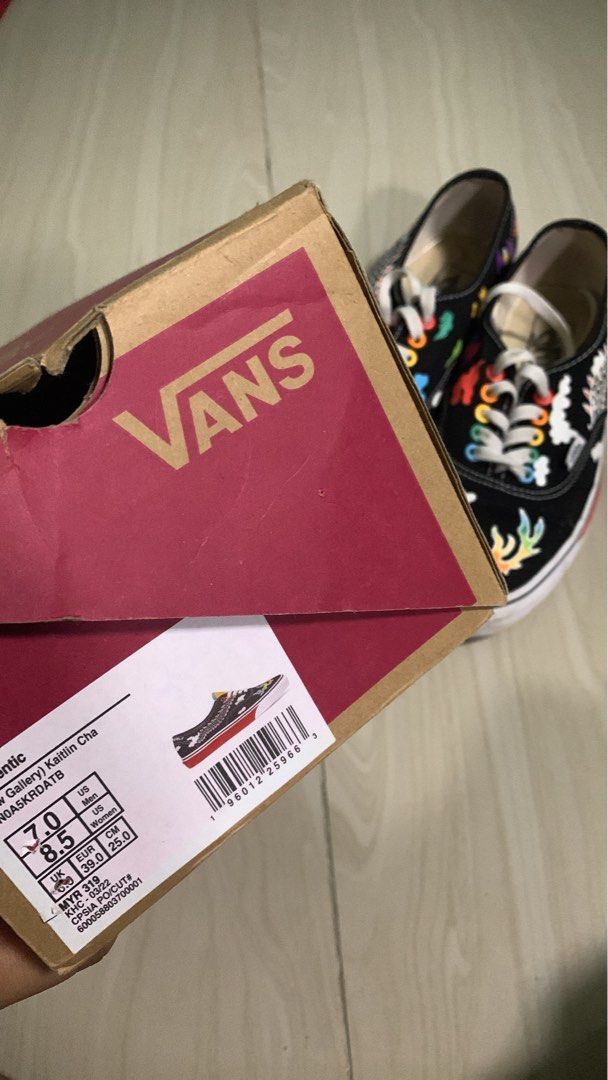 VANS : (otw gallery) Kaitlin Cha, Women's Fashion, Footwear, Sneakers on Carousell