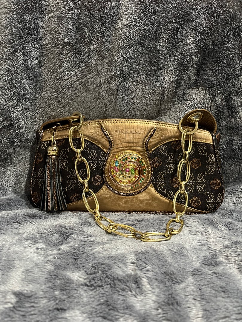 Vincis Bench Vintage Kili Bags, Luxury, Bags & Wallets on Carousell