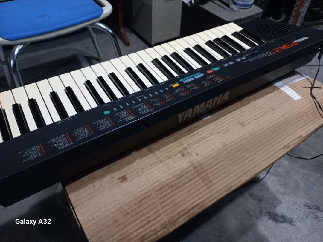 Yamaha PSR-2 Keyboard Piano 49-Key, Hobbies & Toys, Music & Media ...