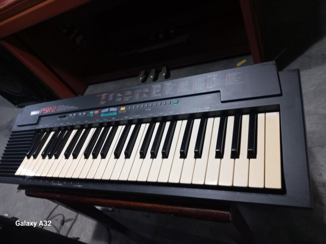 Yamaha PSR-2 Keyboard Piano 49-Key, Hobbies & Toys, Music & Media ...
