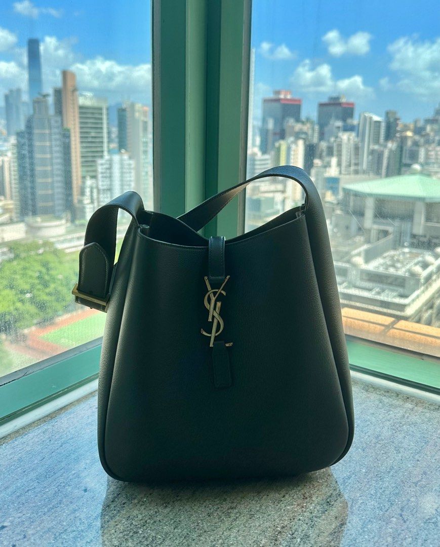 YSL hobo small light musk, 名牌, 手袋及銀包 - Carousell