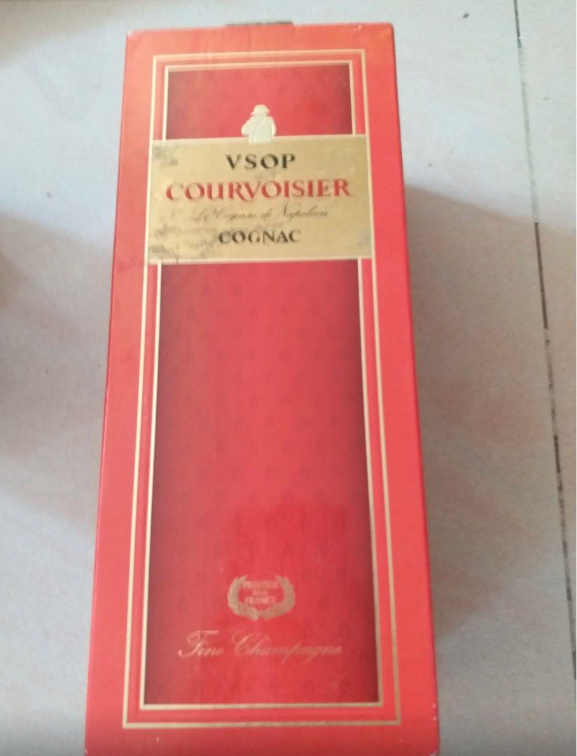 數十年陳年舊酒 拿破崙COURVOISIER VOSP舊版 舊洋酒 (外表存放數十年有歲月痕跡) 全新未開瓶 (物品實物保存情況如圖可見 ...