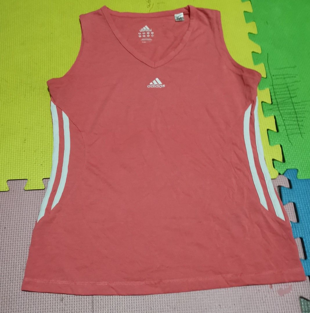 Adidas sando embroid logo, Women's Fashion, Activewear on Carousell