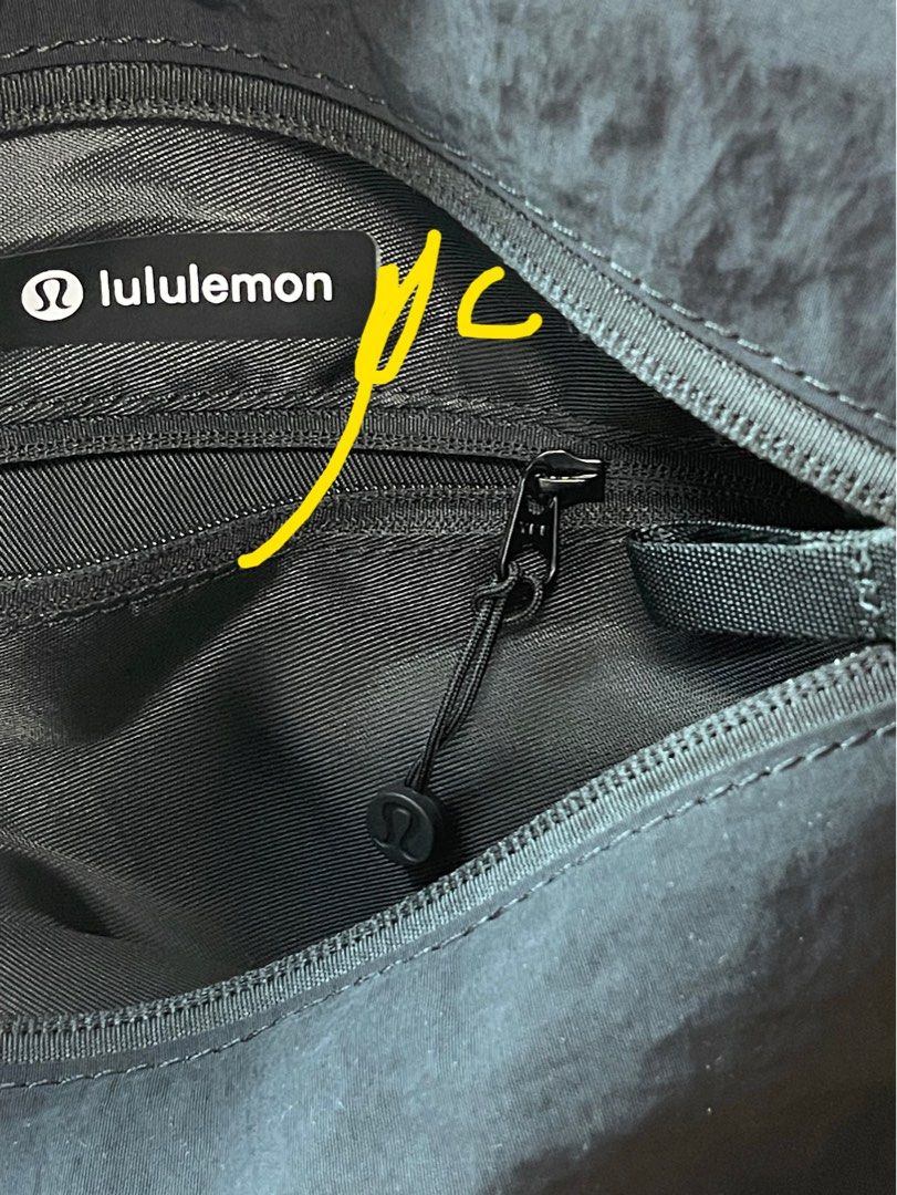 BNWT Authentic Lululemon Fast Track Bag 2.0, Men's Fashion, Bags ...